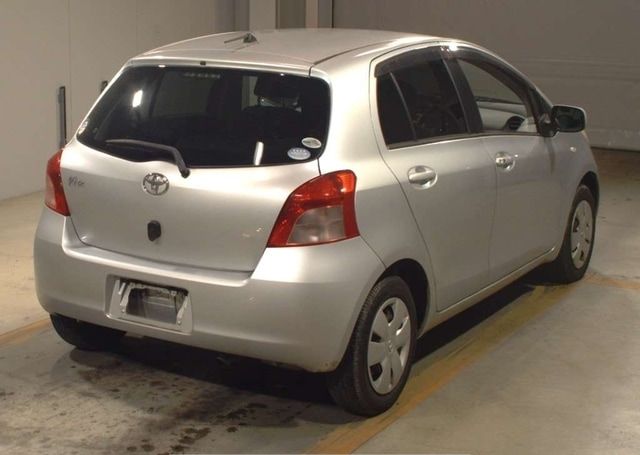2005 TOYOTA VITZ F 43,640 km - B-Pro Auto JDM Imports